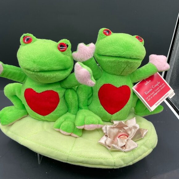 Hallmark | Toys | Hallmark Kissin Couple Battery Operated Singing Animated Frogs On Lily Pad ...